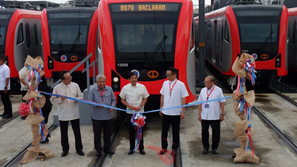 On Photos : LRT-1 4th Generation Train Inauguration | AXLPowerhouse.com
